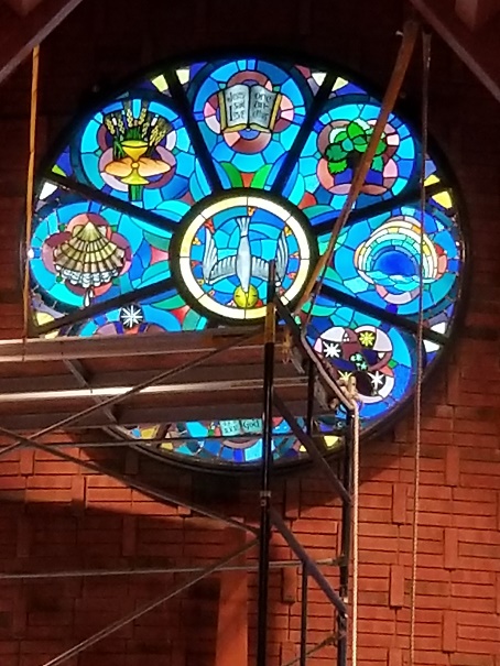 How do you illuminate stained glass? - CPD LED Lighting
